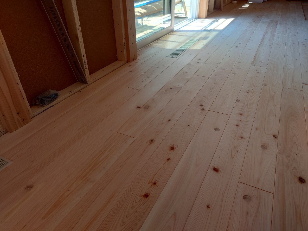 【名古屋南店】愛知県高浜市K様邸③：大工工事が進んでいます｜建築レポート｜真壁づくりの本物の国産ひのきの家が1000万円台から｜サイエンスホーム